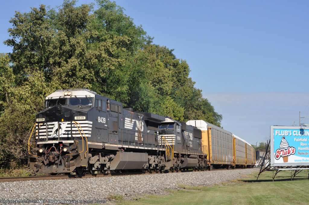 NS 8439 On NS 273 Eastbound