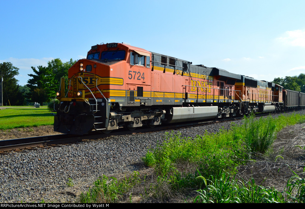 BNSF 5724