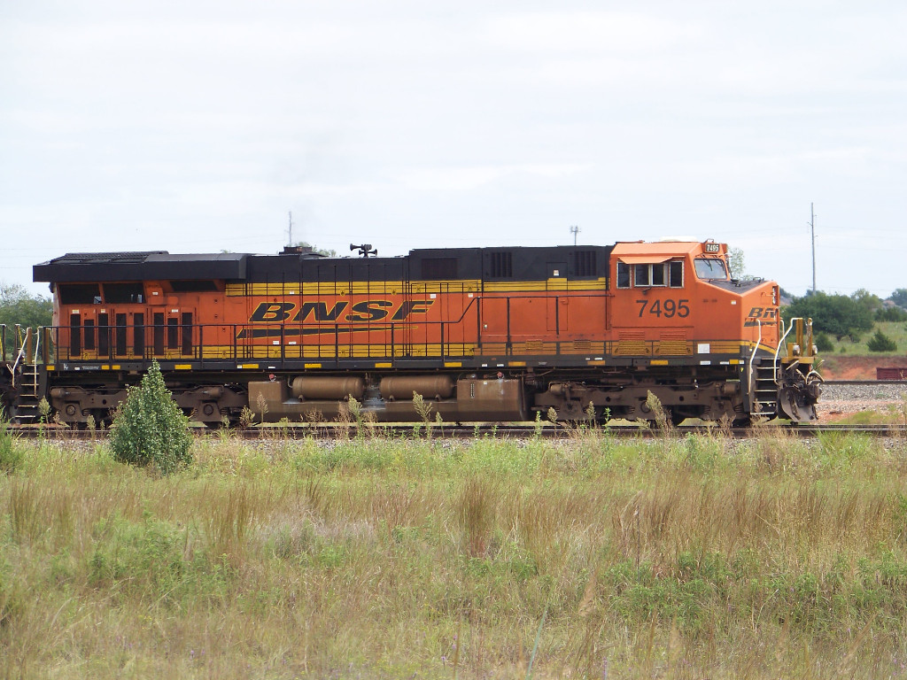 BNSF ES44DC 7495
