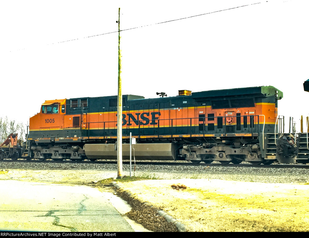 BNSF 1005
