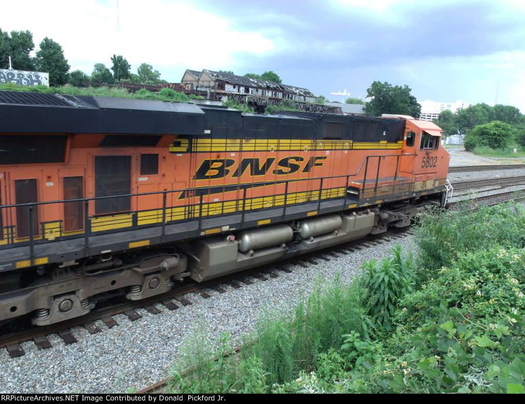 BNSF 5802