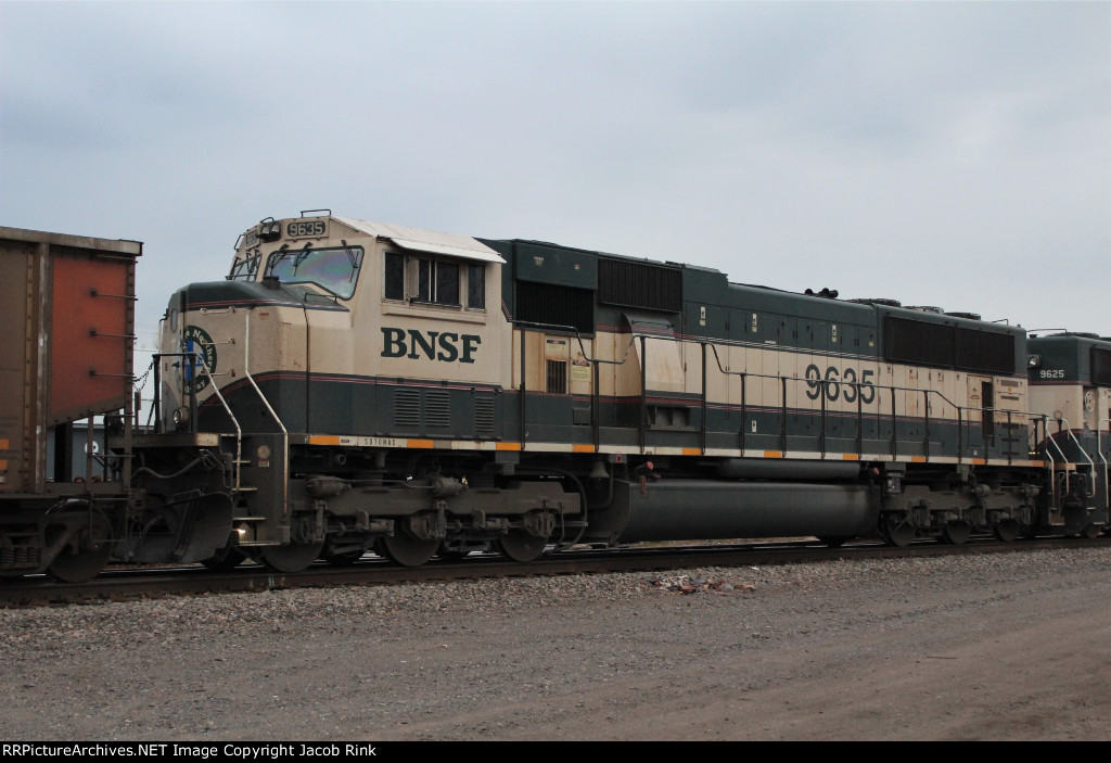 BNSF SD70MAC 9635
