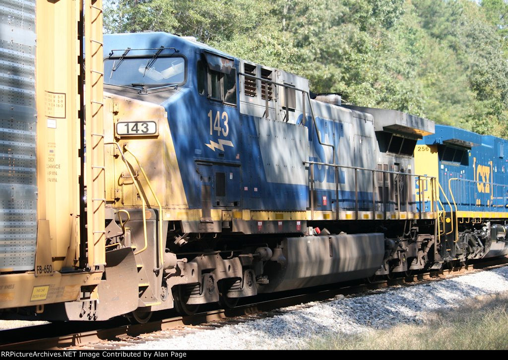 CSX AC44CW 143 runs second