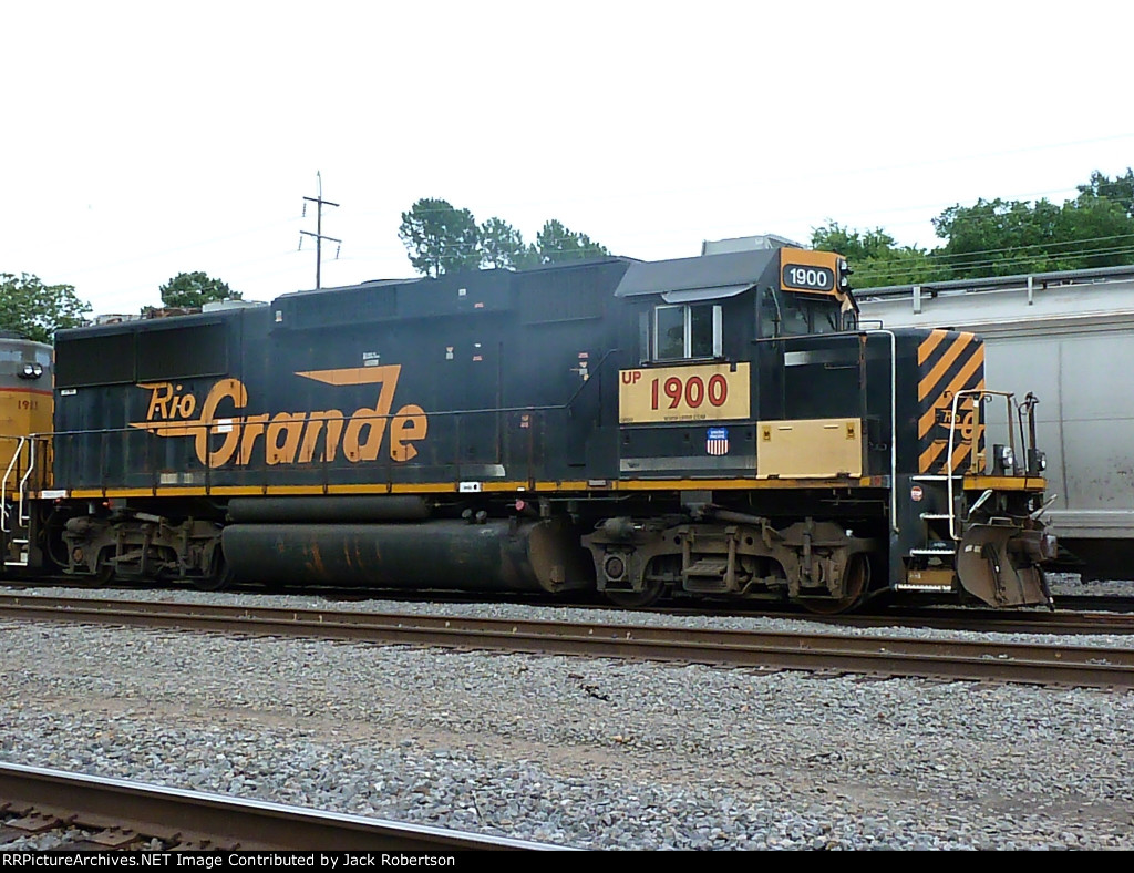 UP 1900 Right Side Shot