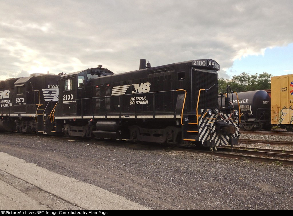 41 years young NS SW1001 2100 (ex-RDG 2625)