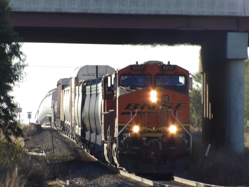 BNSF ES44AC 5957