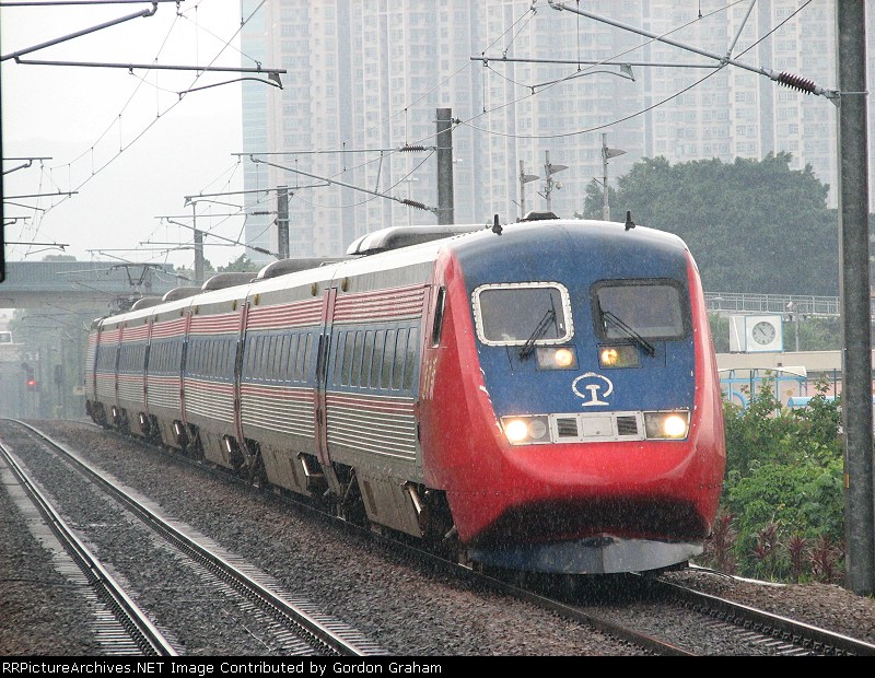 X2000 running under light rain