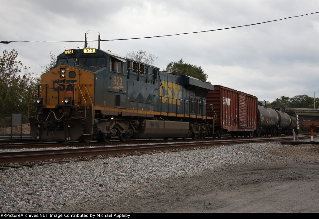 CSXT 923 on 340
