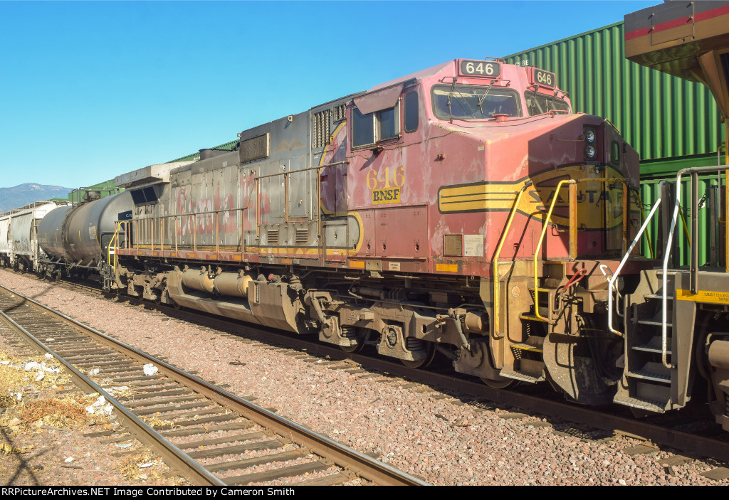 BNSF 646 at Rana