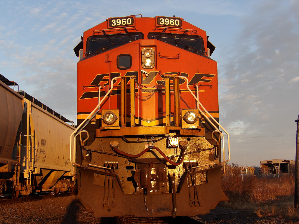 BNSF ET44C4 3960