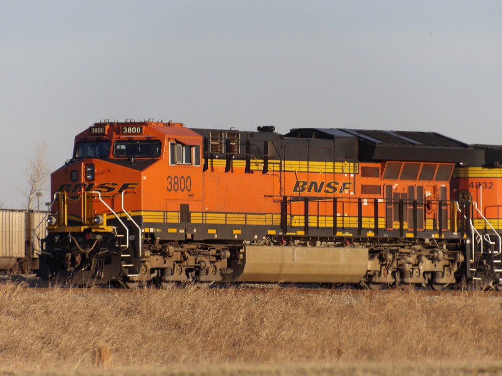 BNSF ET44C4 3800
