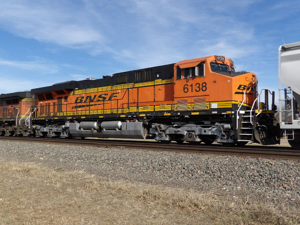 BNSF ES44AC 6138