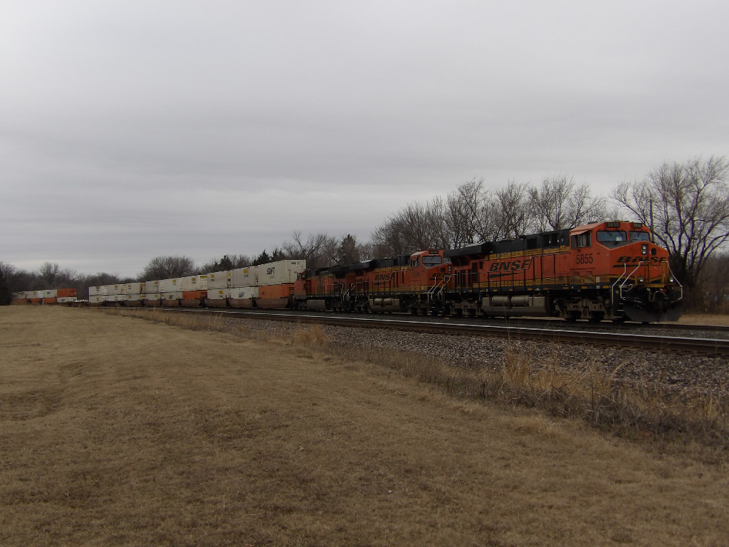 BNSF ES44AC 5855