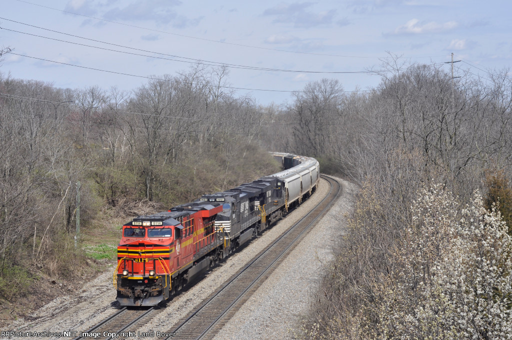 NS 8114 On NS 123 Southbound