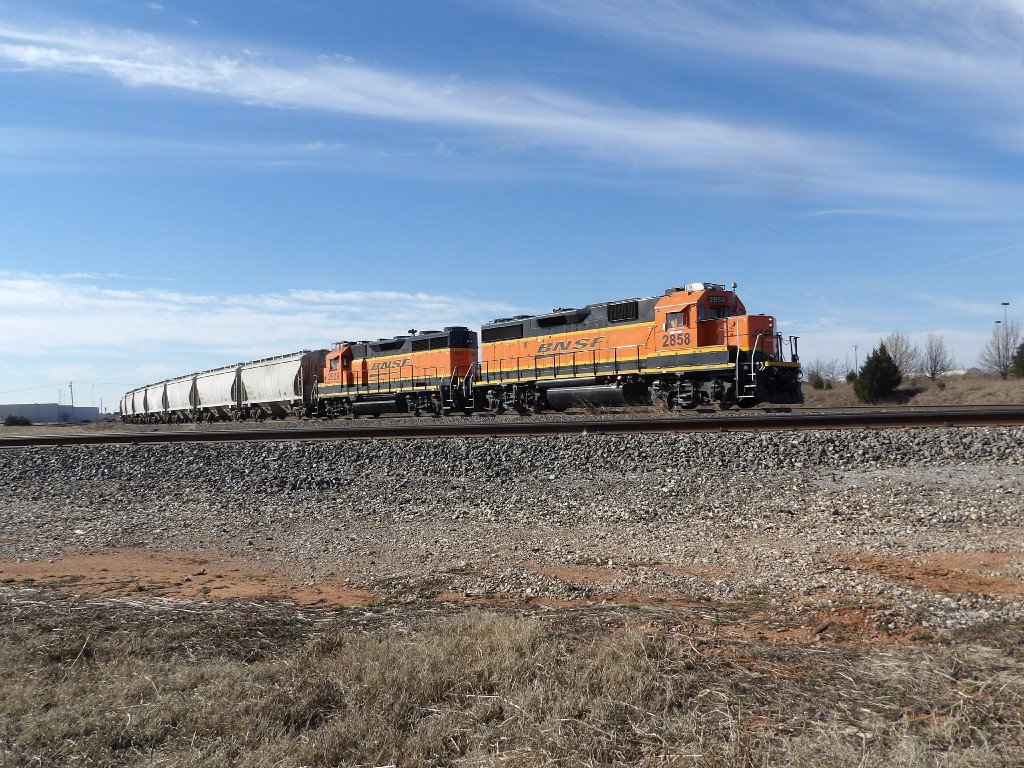BNSF GP39-2 2858