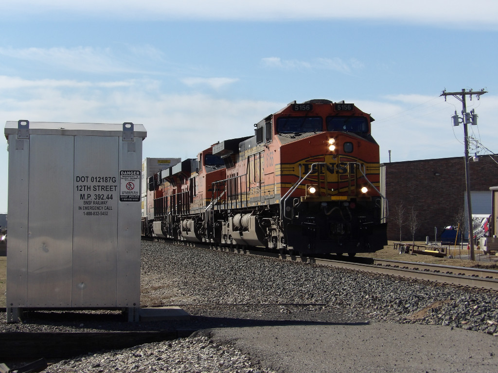 BNSF C44-9W 5156