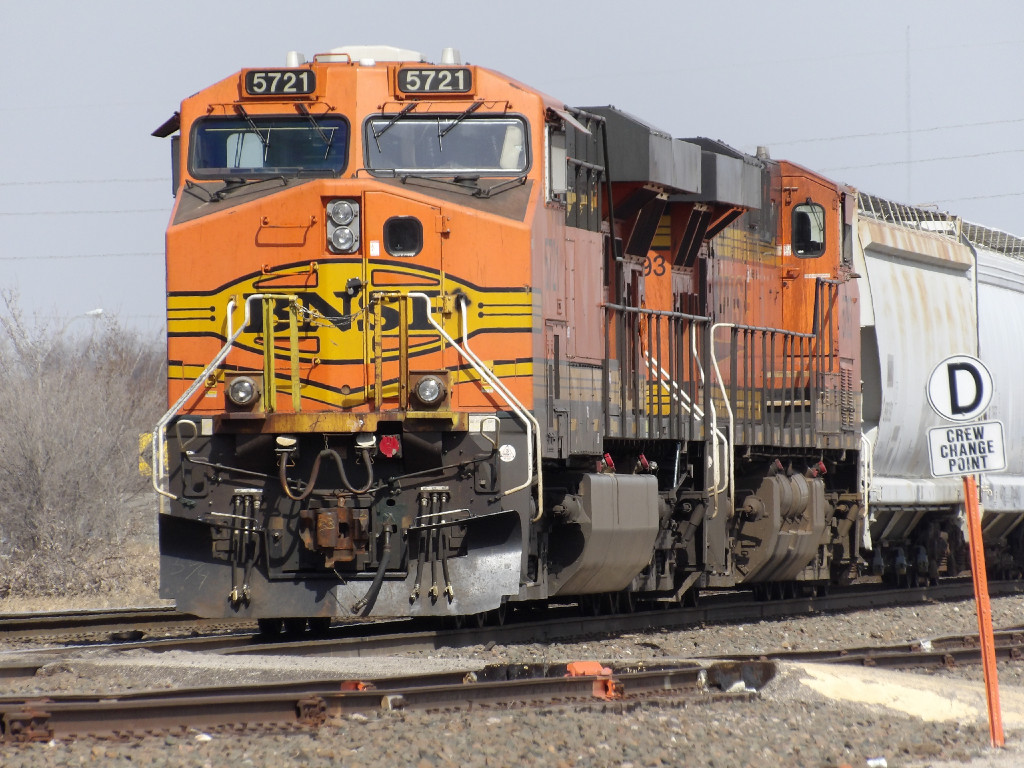 BNSF ES44AC 5721