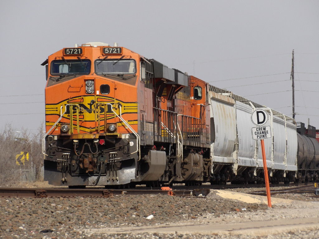 BNSF ES44AC 5721