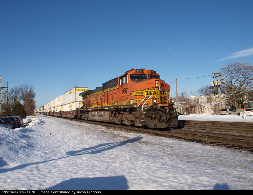 BNSF 5661