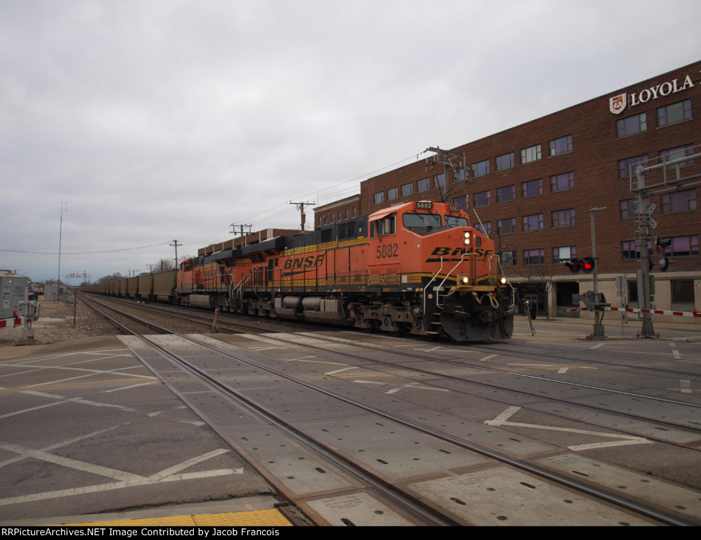 BNSF 5882