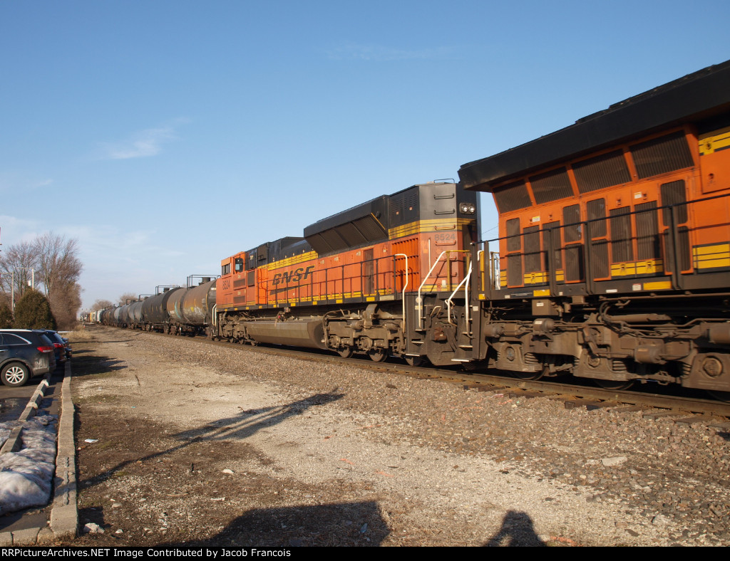 BNSF 8524