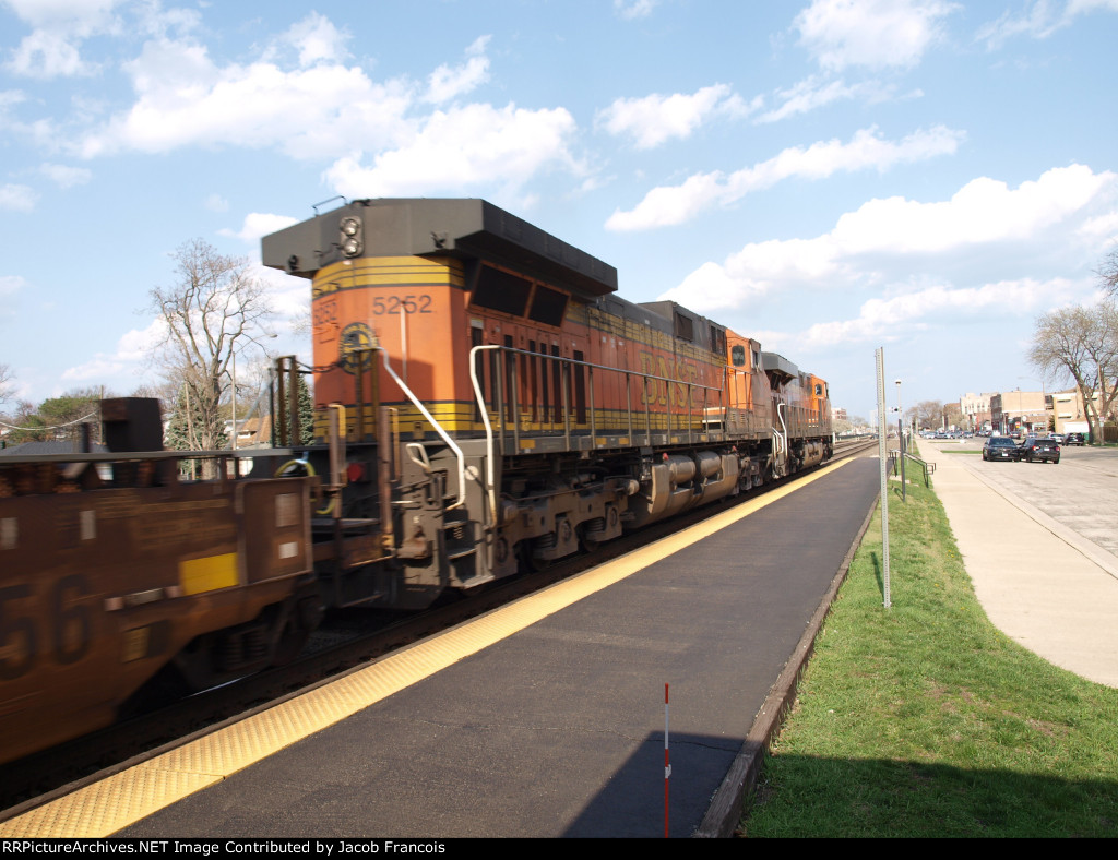 BNSF 5252