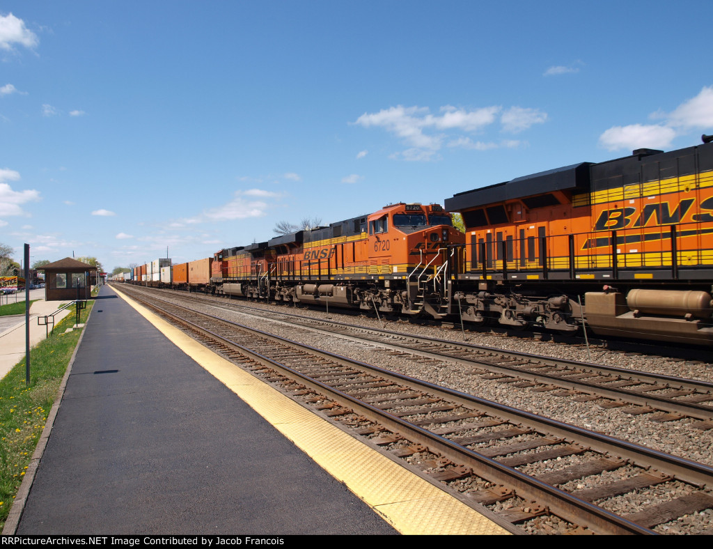BNSF 6720
