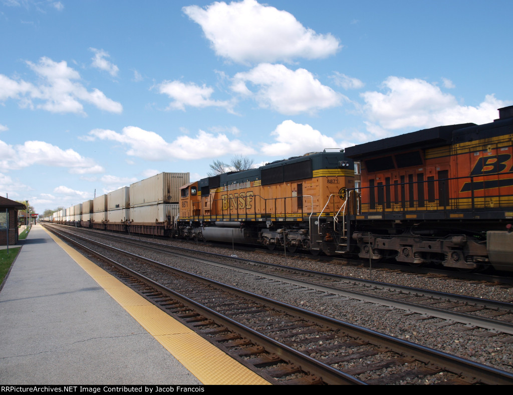 BNSF 8871