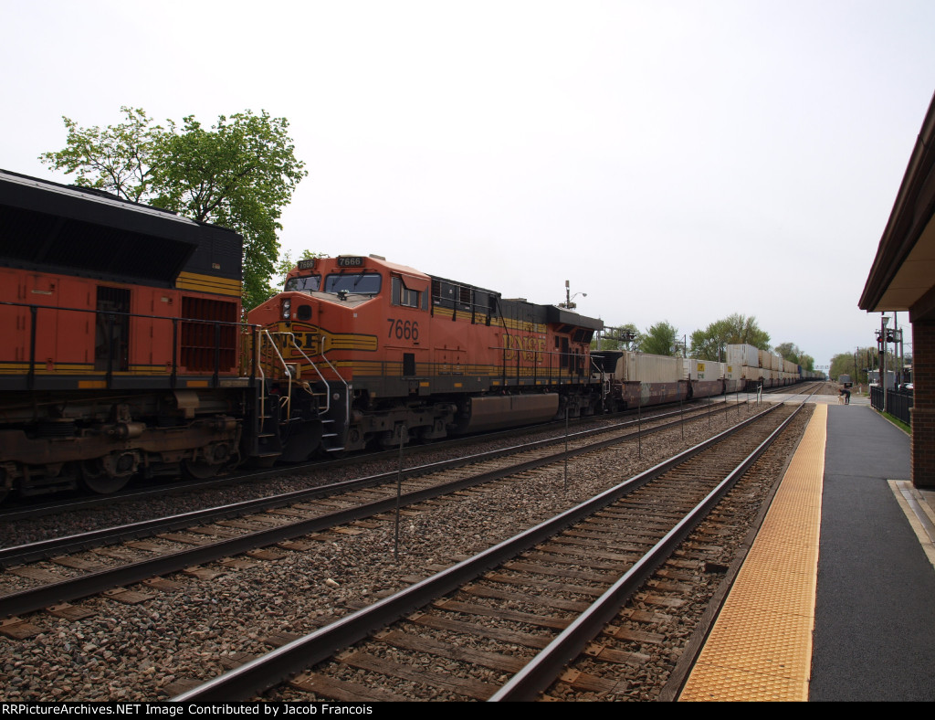BNSF 7666
