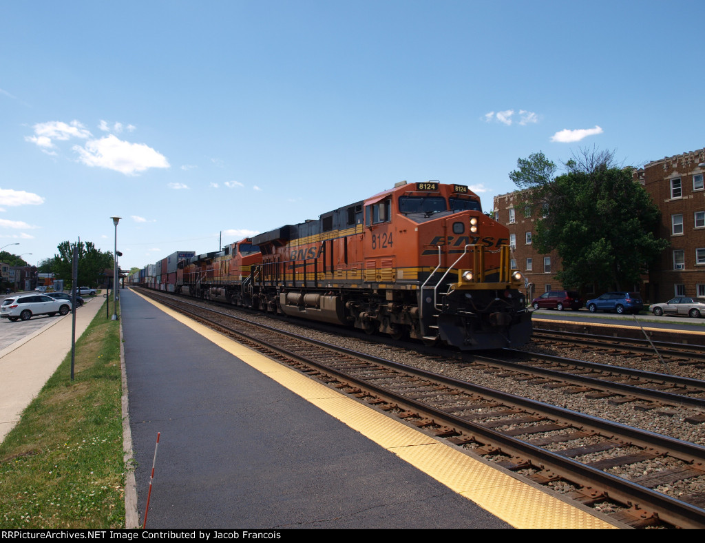 BNSF 8124