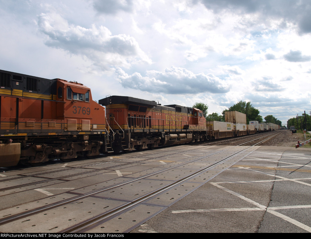 BNSF 4023