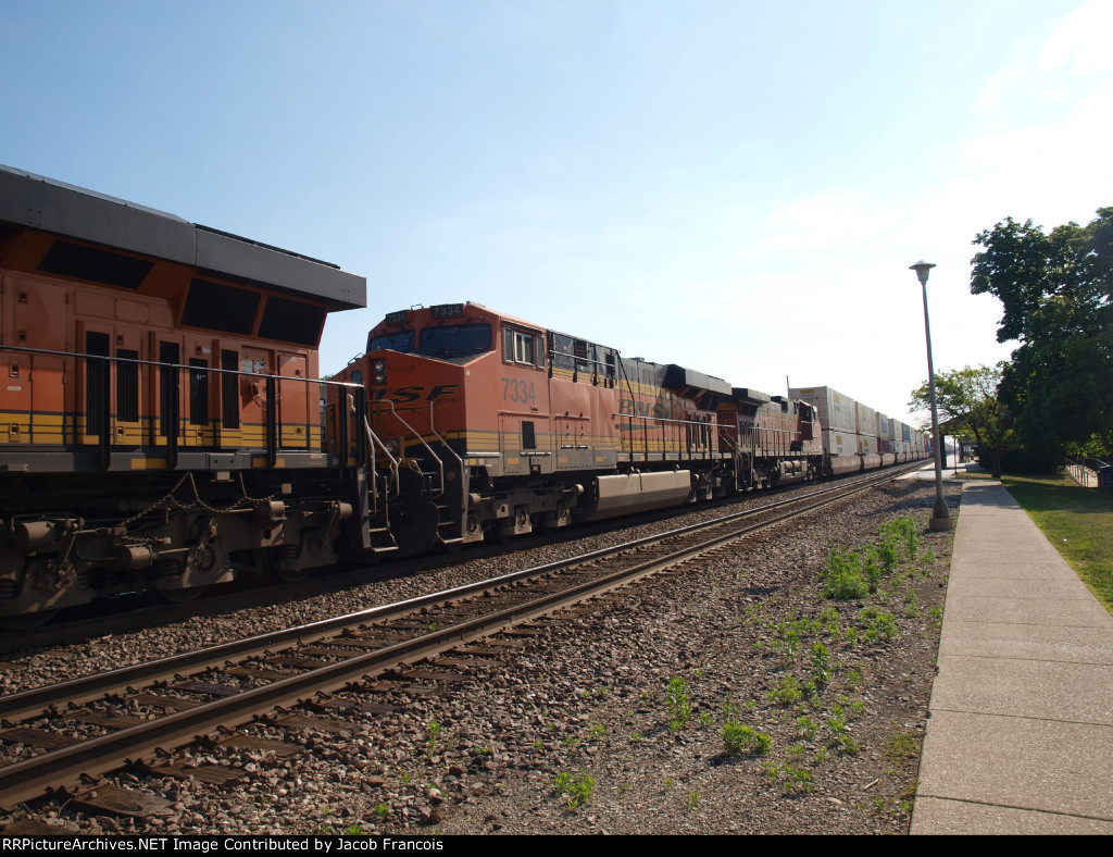 BNSF 7334
