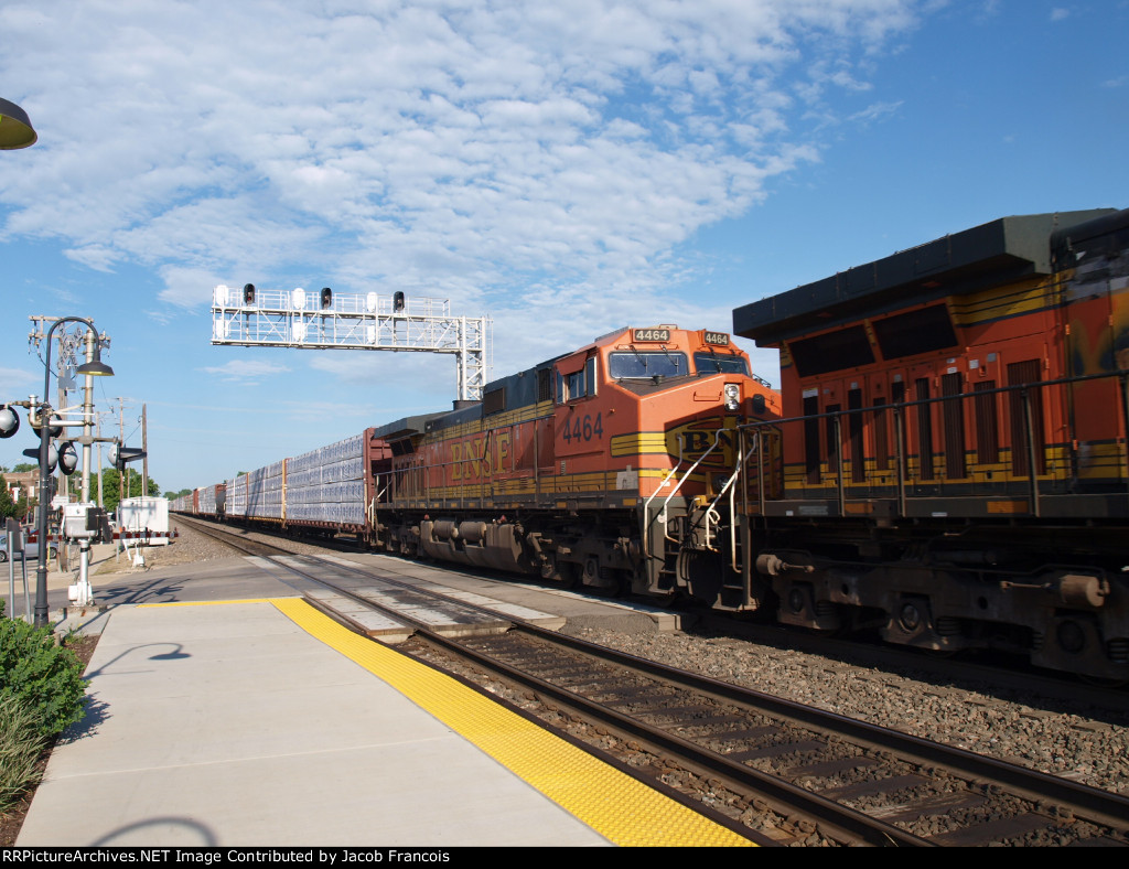 BNSF 4464