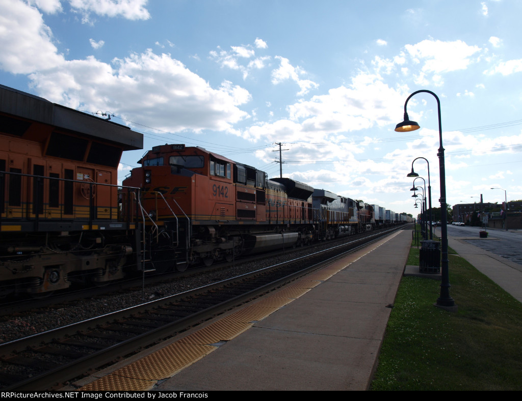 BNSF 9142