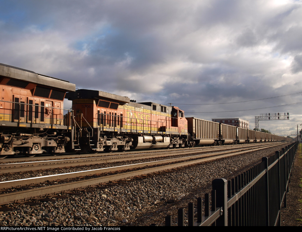 BNSF 5706