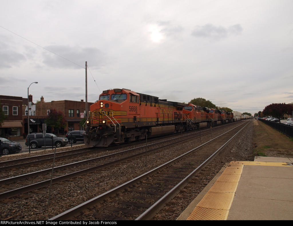 BNSF 5668