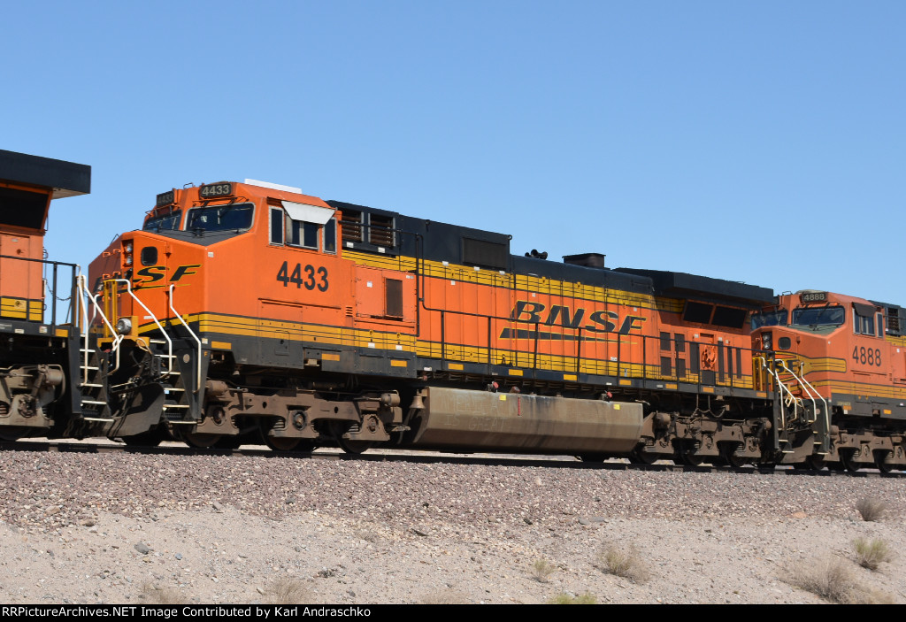 BNSF 4433