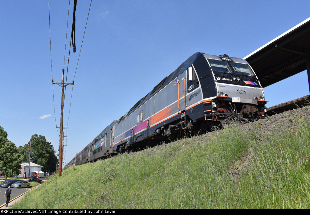 Eastbound NJT ALP45DP Multilevel Set