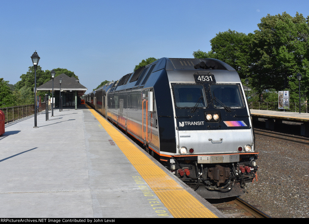 NJT ALP45DP and Multilevel Set
