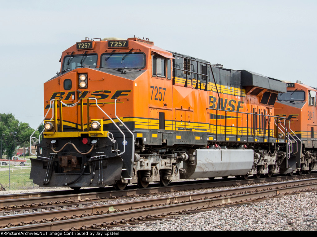 BNSF 7257 leads an intermodal west