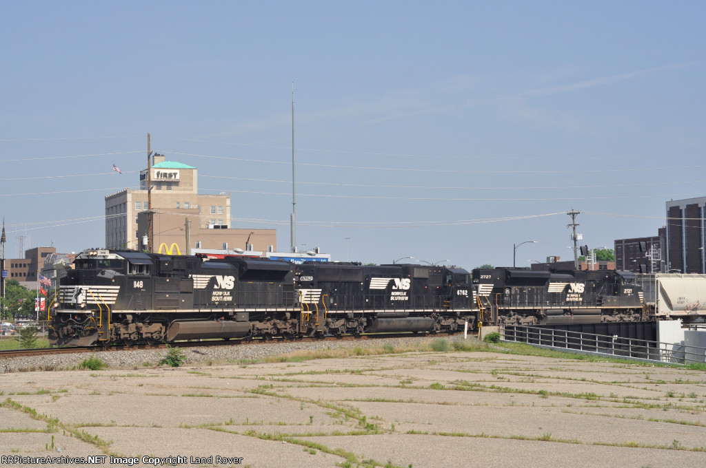 NS 1148 On NS 143 Eastbound At Butler St
