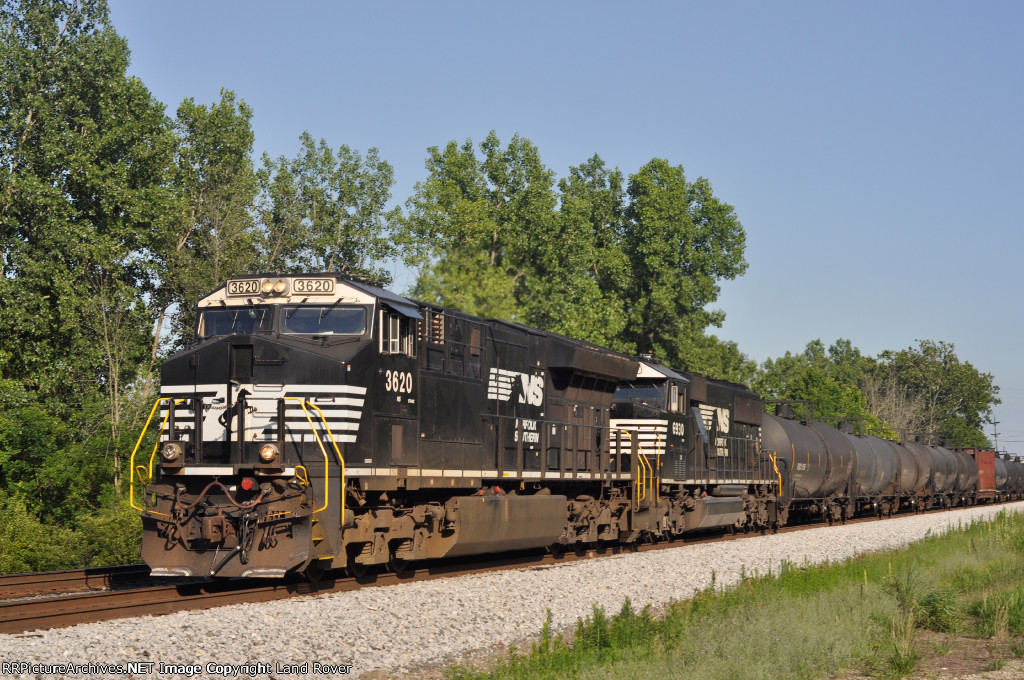 NS 3620 On NS 174 Northbound