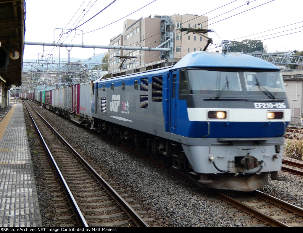 EF210-126 passing Odawara