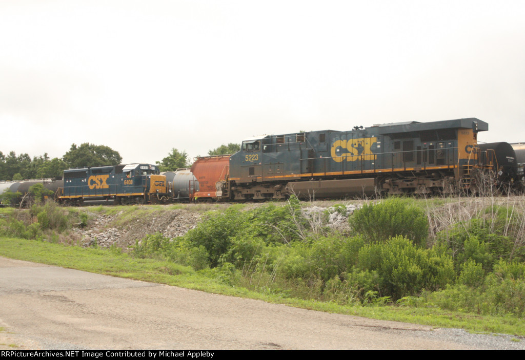CSXT 5223 and 6408 hanging out.