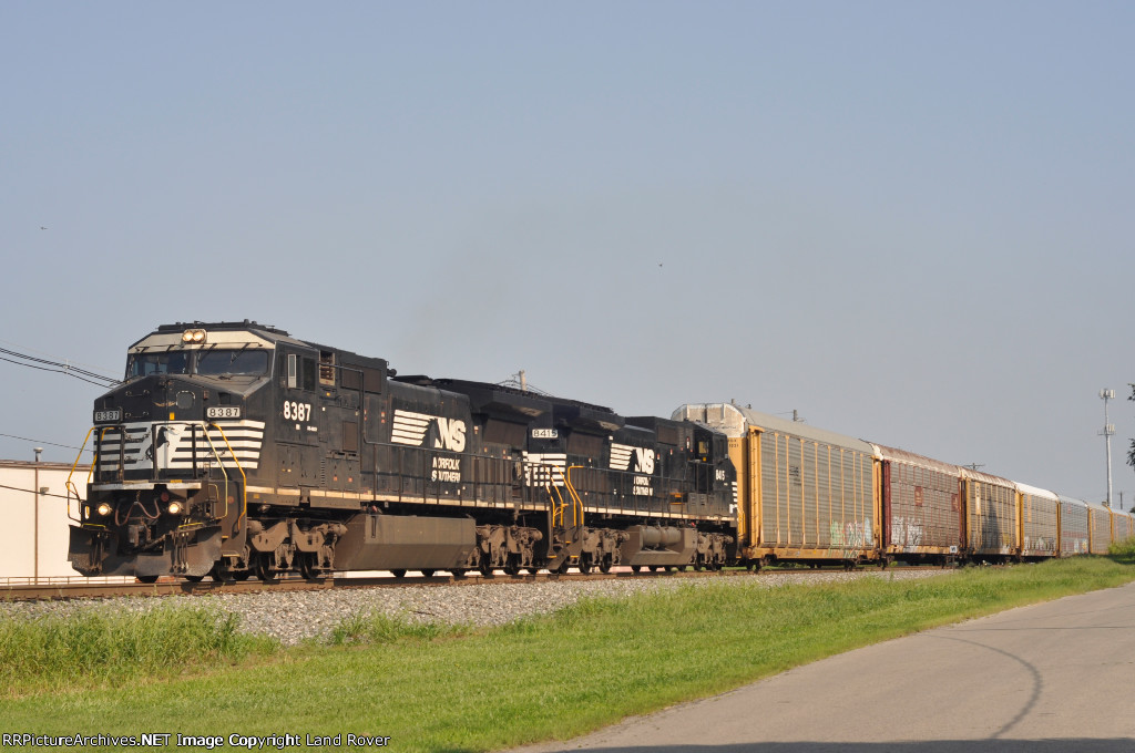 NS 8387 On NS 289 Eastbound