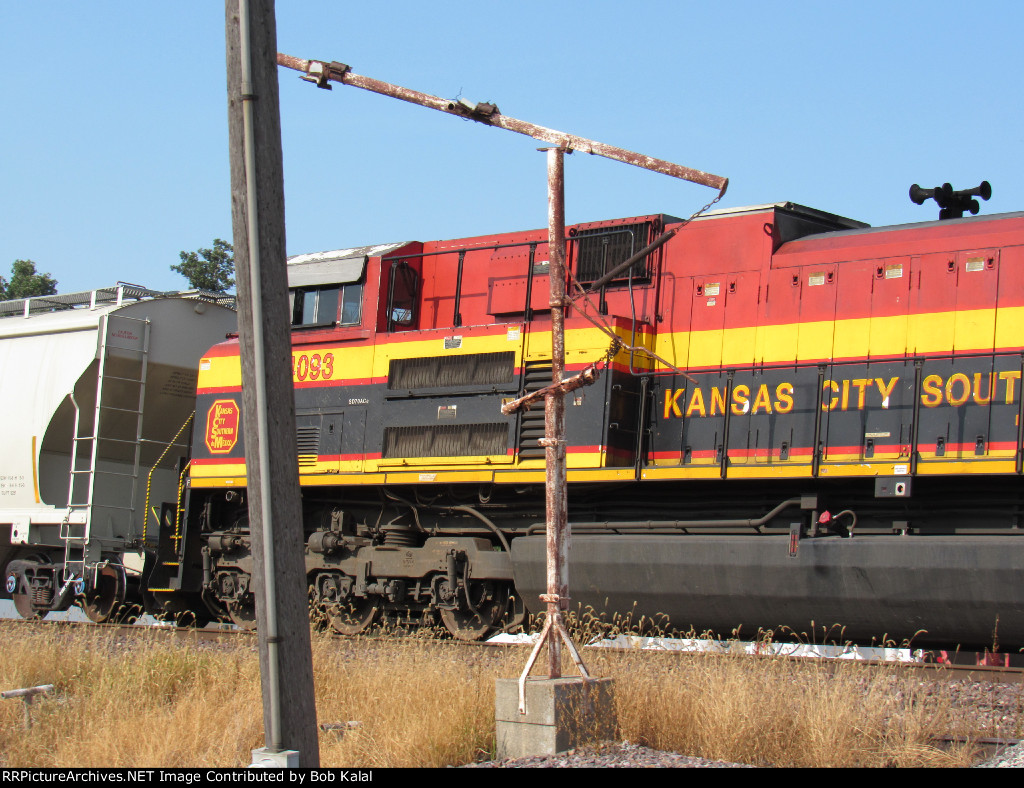 UP 9076 KCS 4832 KCS 4093 at 2nd Street Crossing