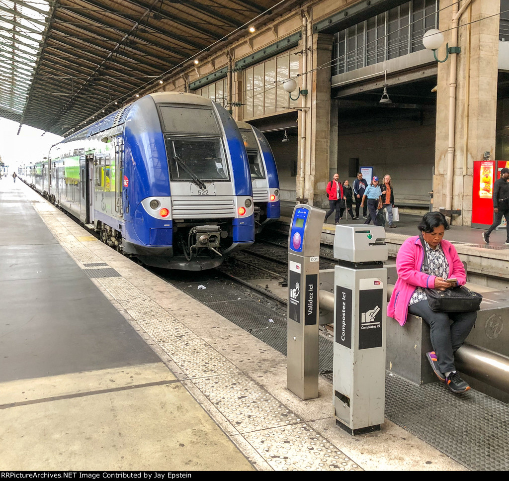 Two Double Deck EMU s Rest At The Buffer Stops At Gare Du Nord Two Double Deck EMU s Rest At The Buffer Stops At Gare Du Nord
