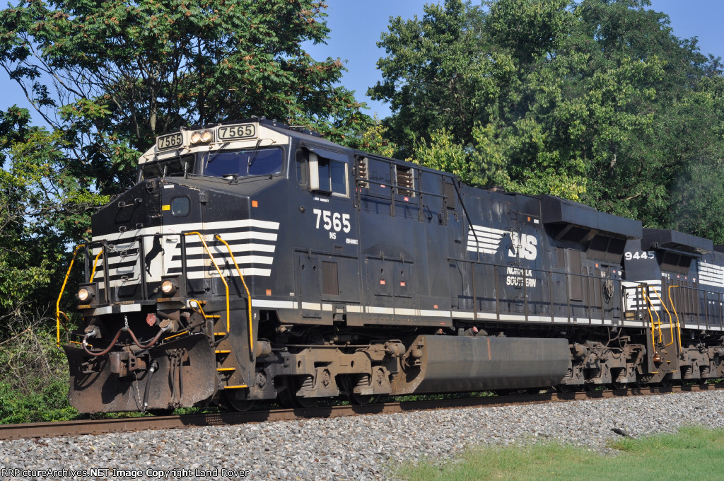 NS 7565 On NS 56 G Eastbound
