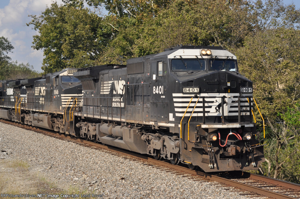 NS 8401 Eastbound