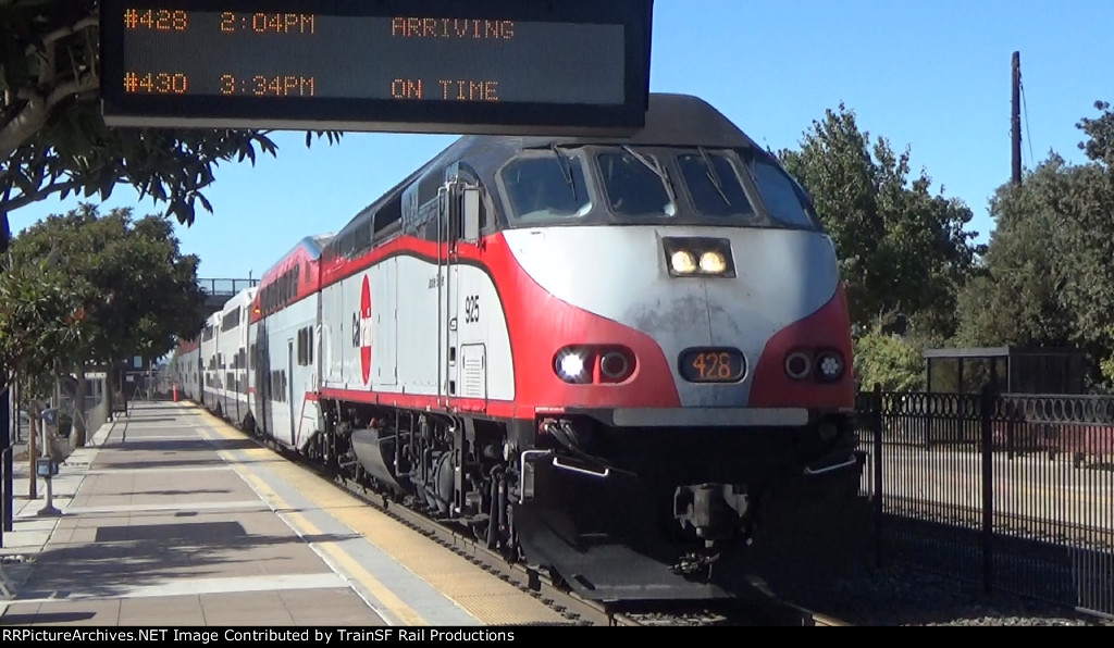 JPBX 925 leads Caltrain 428
